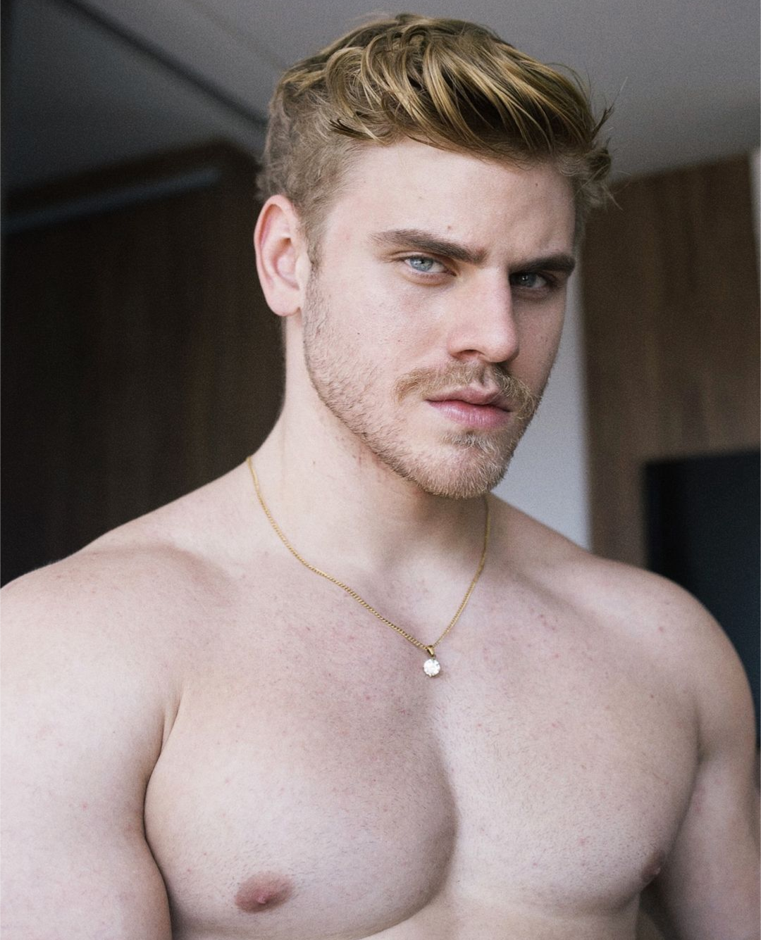 violet sorrengail – Goodys.Blog